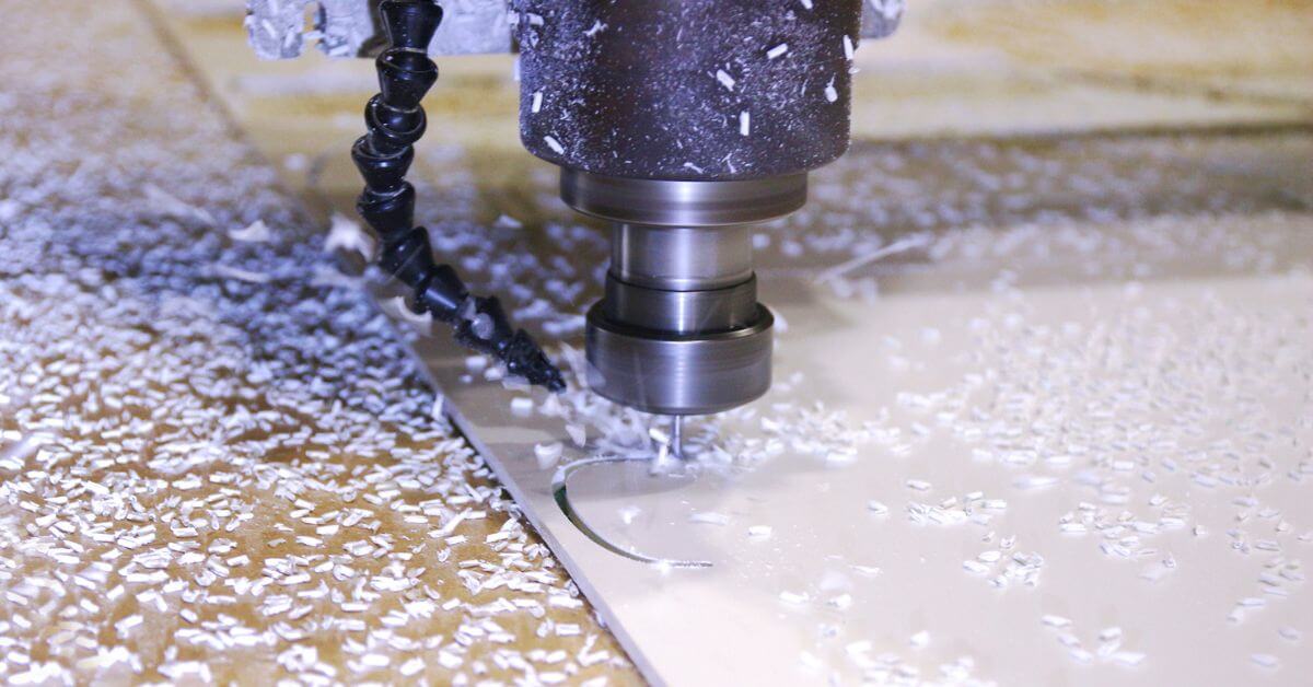 Plastic milling: traditional and numerically controlled